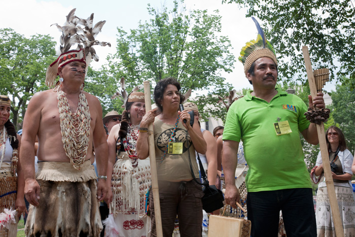 Greeting Each Other: American and Colombian Indigenous Peoples ...